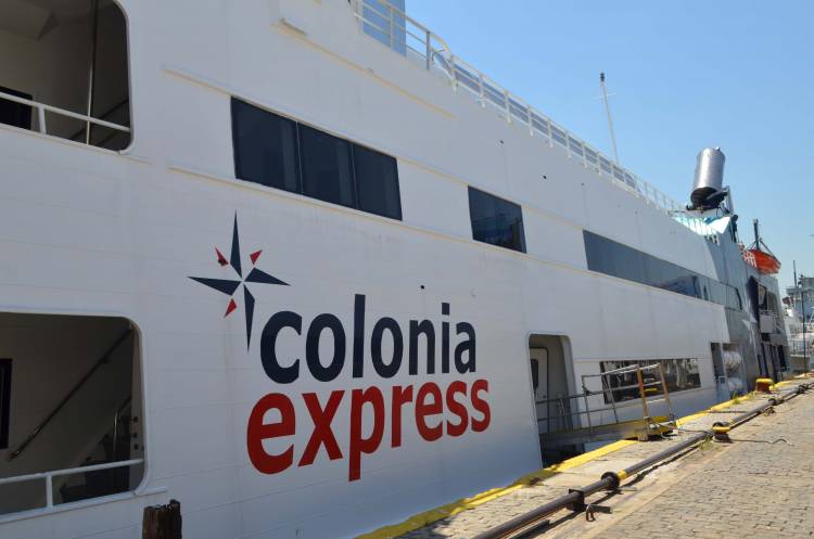 Colonia Express amplía su flota incorporando su nuevo buque SuperFerry Express - Vida Positiva